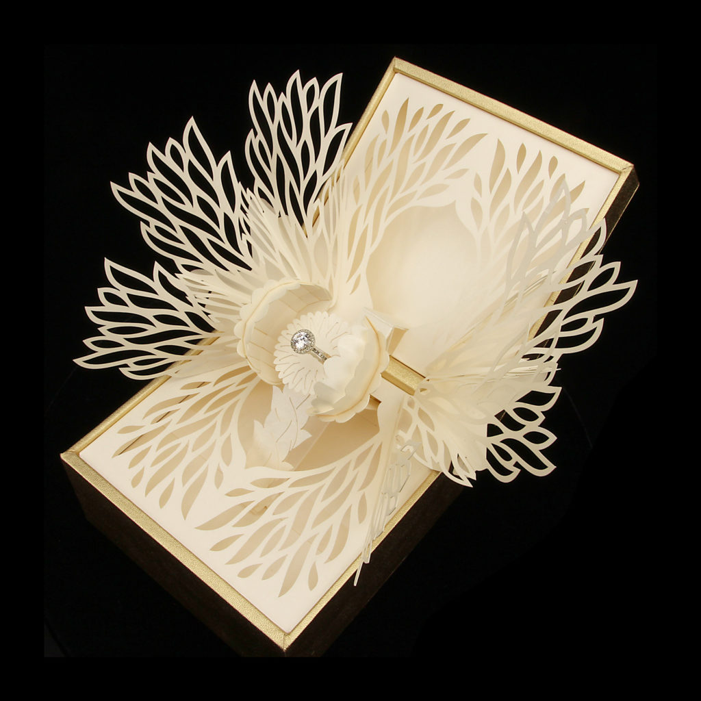 Golden Pop-Up Ring Box – Peter Dahmen